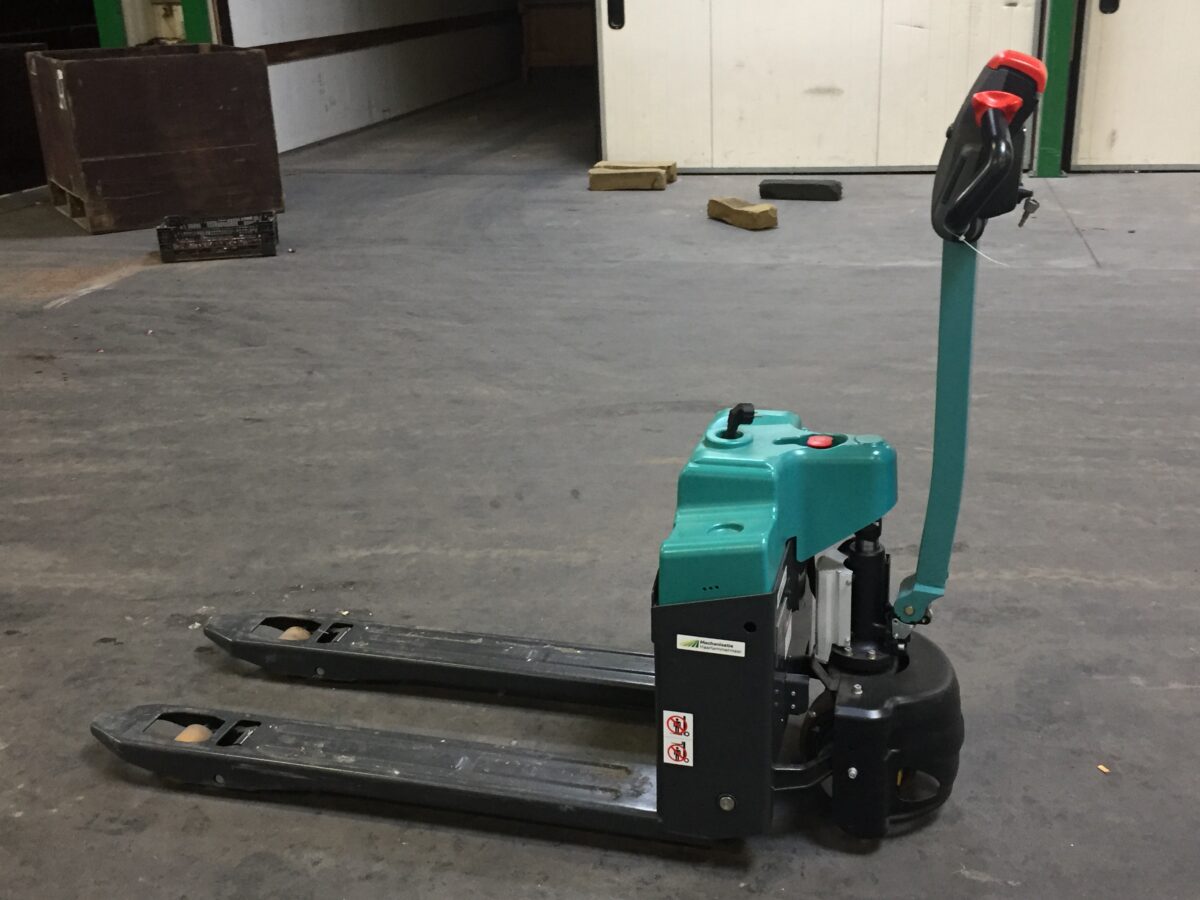 Baoli electrische pallettruck voor Heemskerk uit de Zilk – Mechanisatie ...